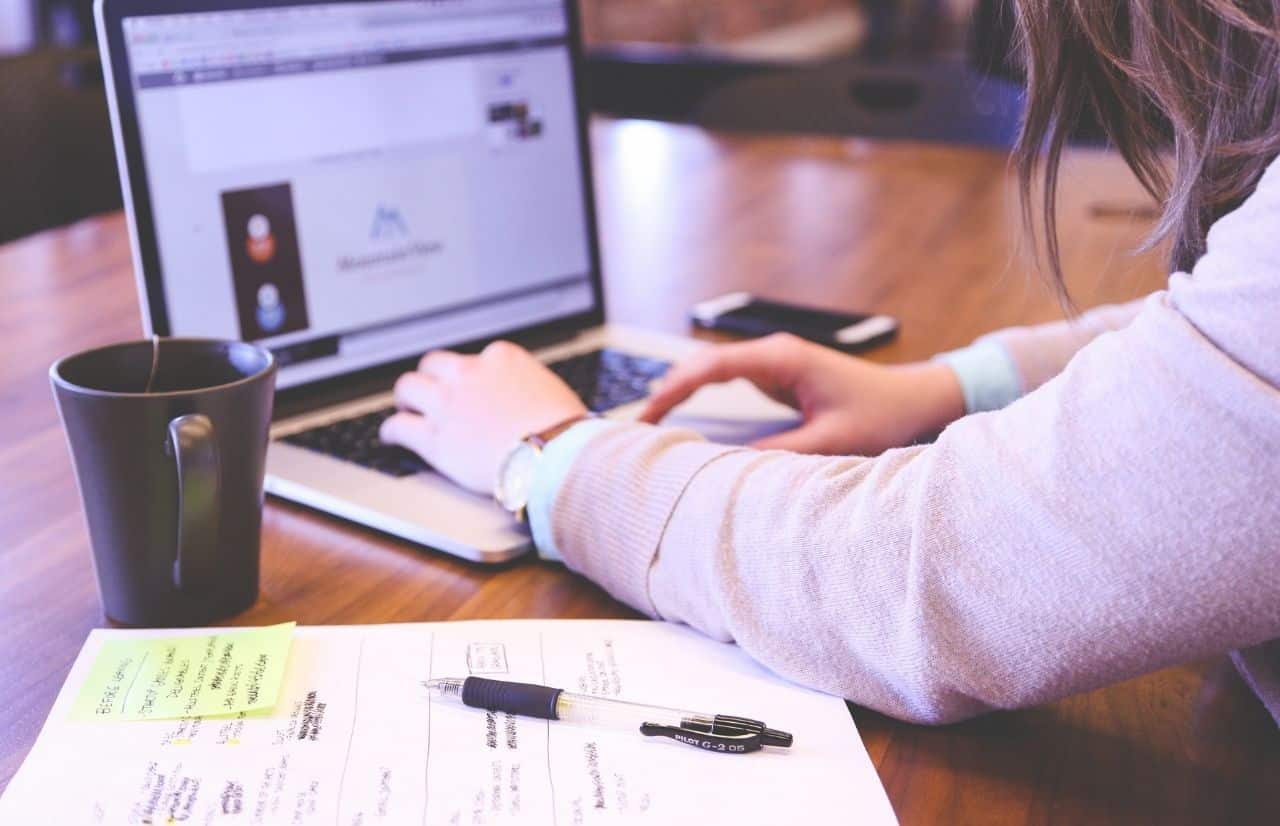 What is Natural Language Generation in AI and How Does It Impact Your Blog?